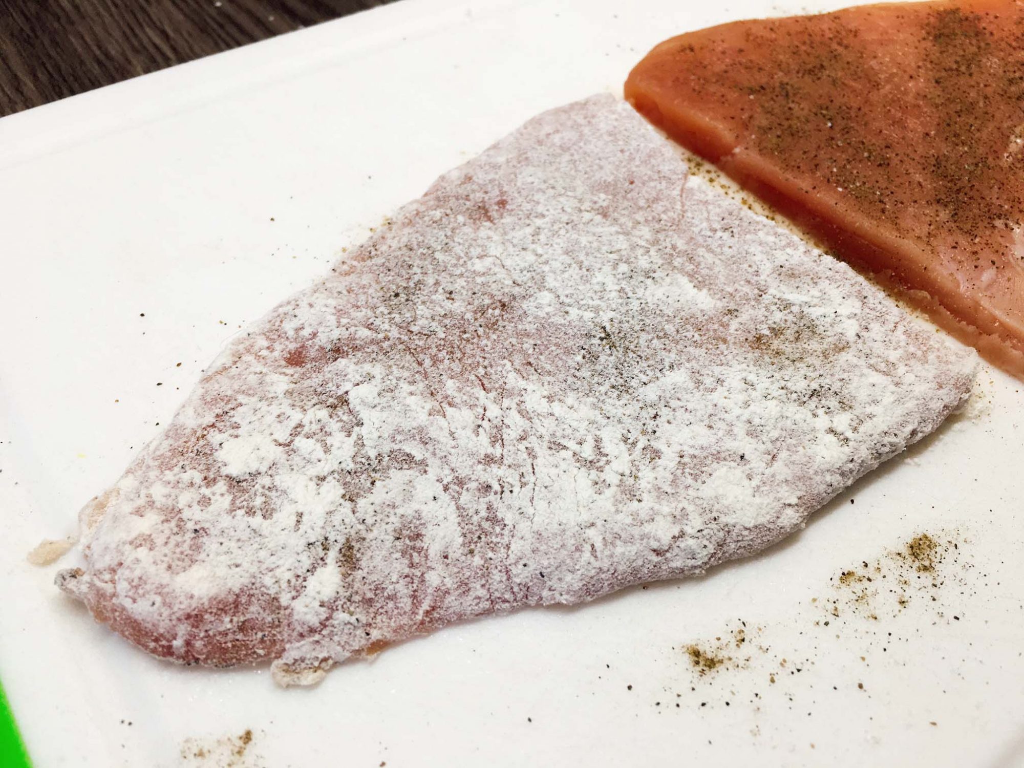 Schnitzel Wiener Art Rezept | Paniertes Schweineschnitzel